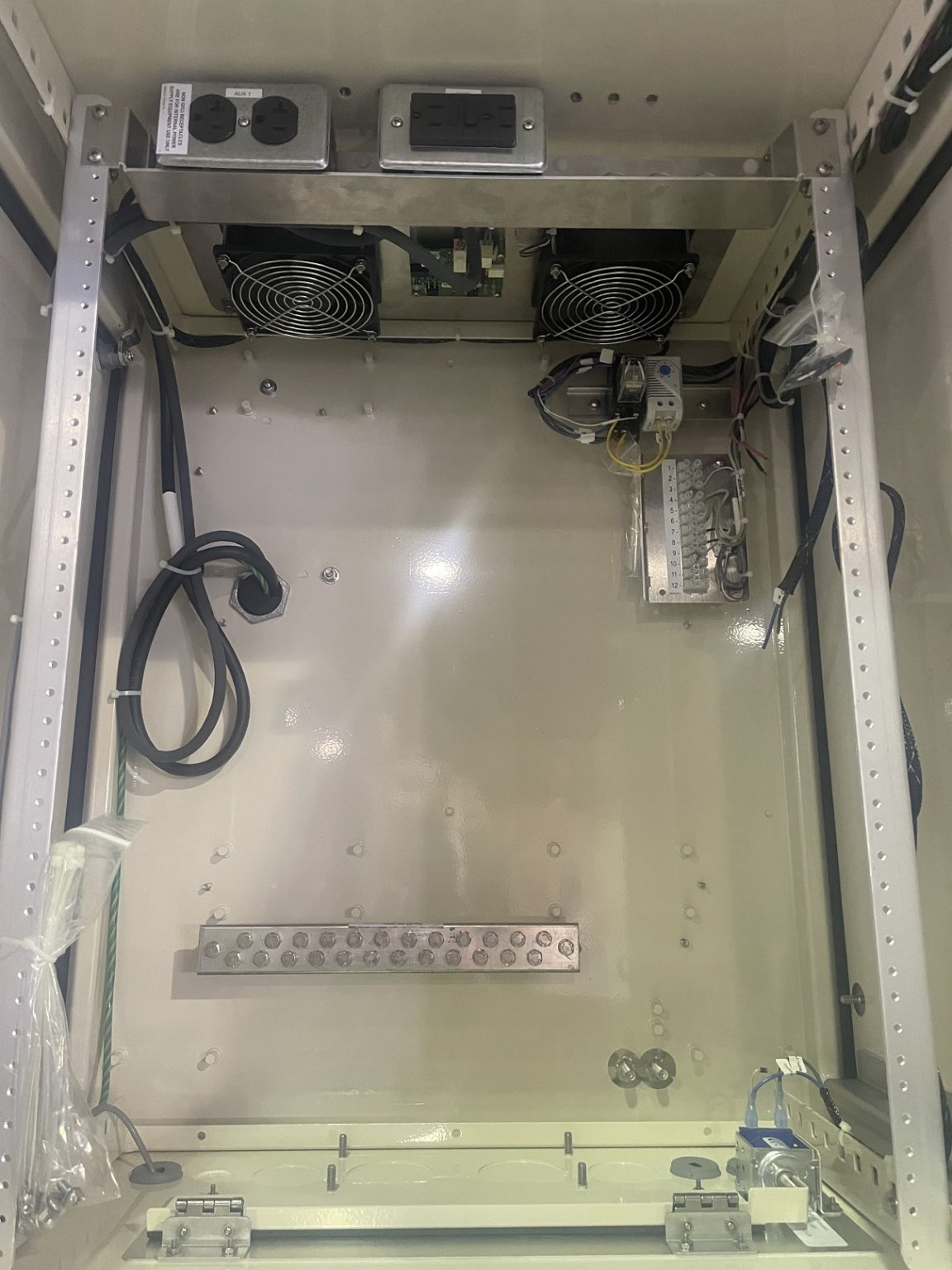 Alpha Technologies FBE2322 Enclosure System - TELECOMCAULIFFE